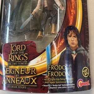 Toys | Lord Of The Rings Two Towers Frodo With Light Up Sting Sword Toy ...